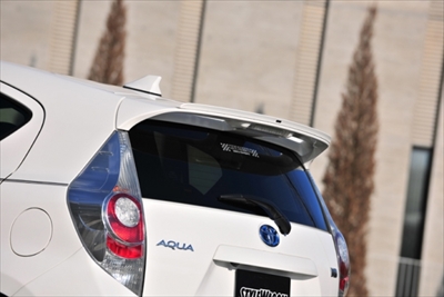 アクア NHP10 前中期 汎用ルーフスポイラー スーパーホワイトII（040） | Autostyle